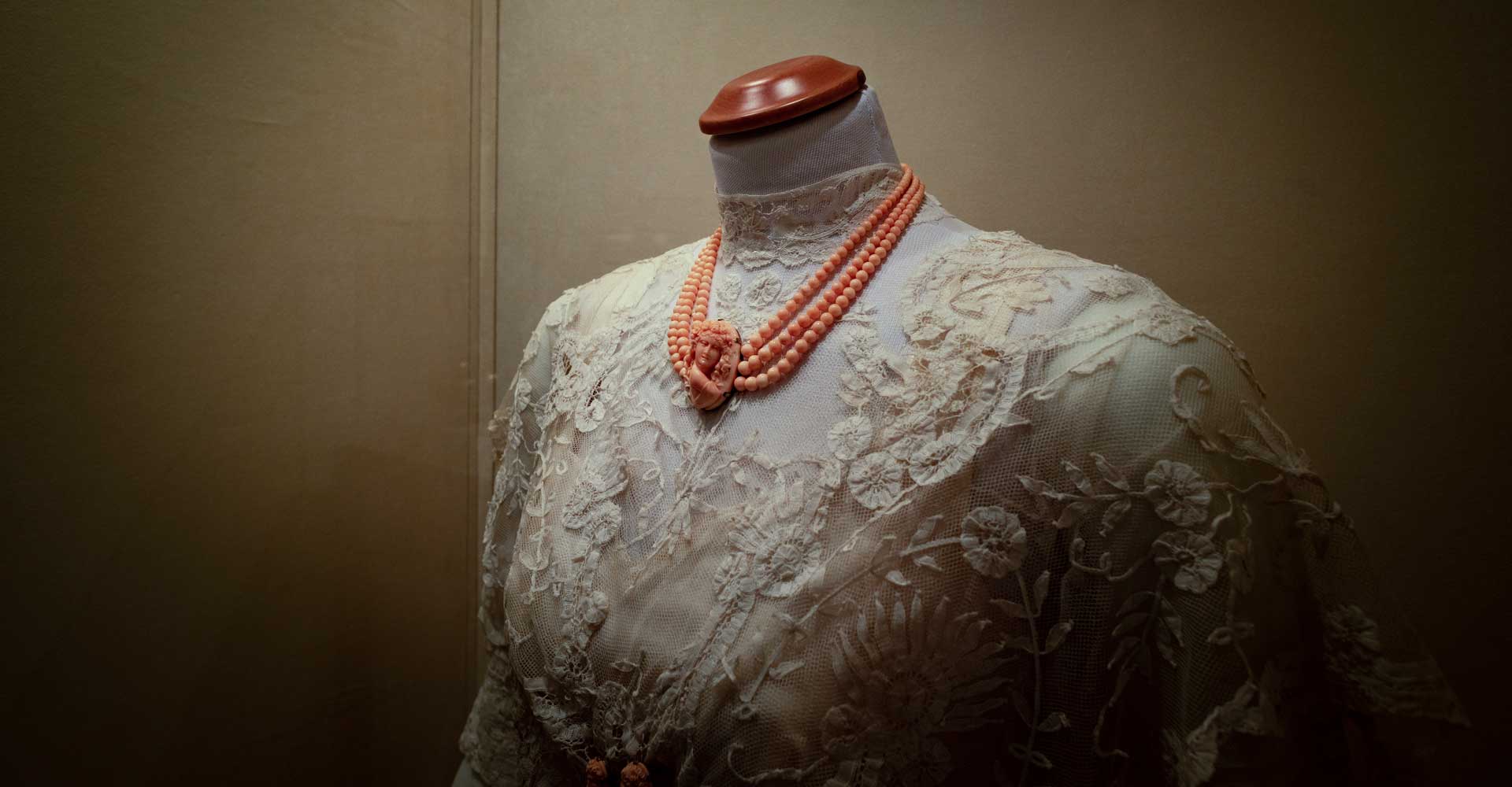 La real manifattura del corallo a Torre del Greco | Royal District